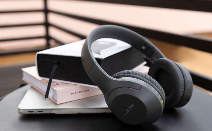 Difference between earphones and headphones – CANYON Blog