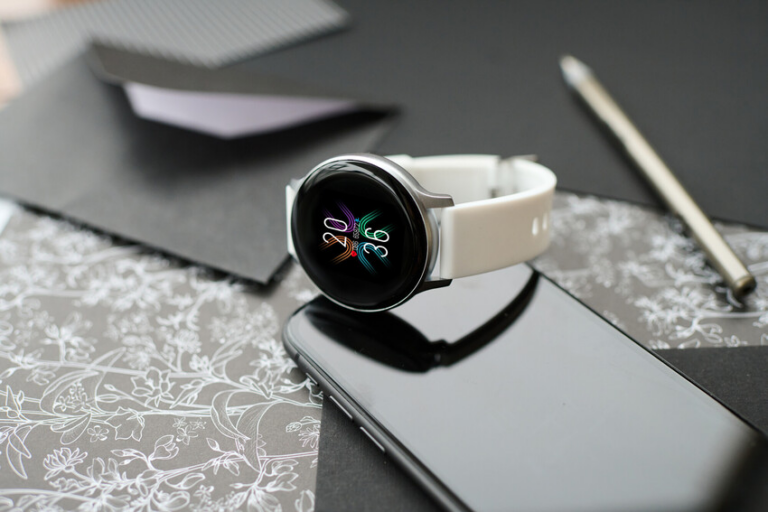 What is a smartwatch and what does it do – CANYON Blog