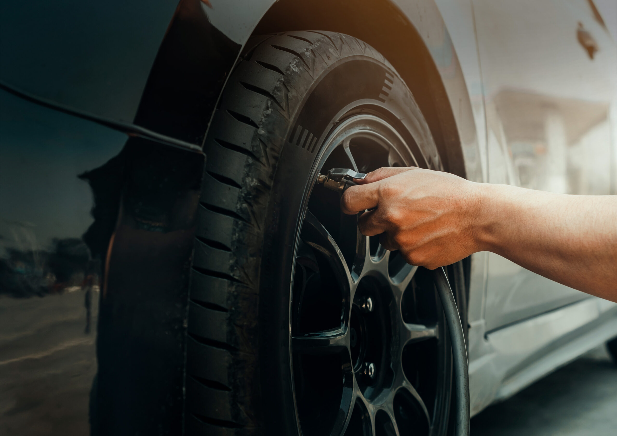 What Is A Tire Inflator: Basic Guide – CANYON Blog