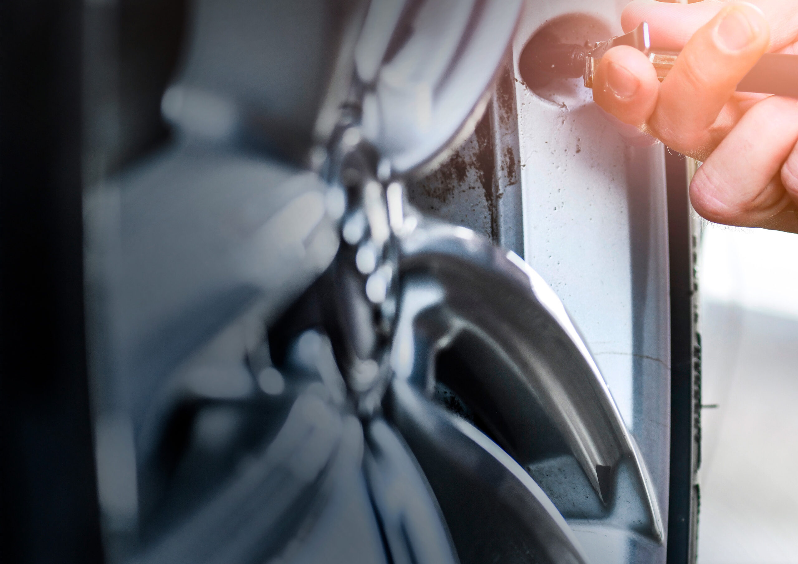 What Is A Tire Inflator: Basic Guide – CANYON Blog